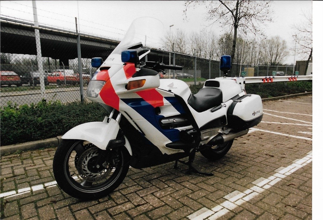 Wat maakt een motor een politiemotor – Stichting C10 Politie Rotterdam